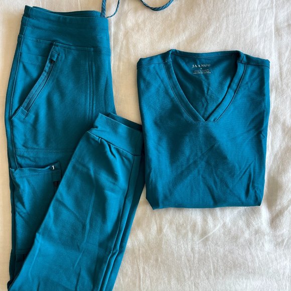 Jaanuu | Tops | The Womens 4pocket Scrub Set Caribbean Blue S | Poshmark